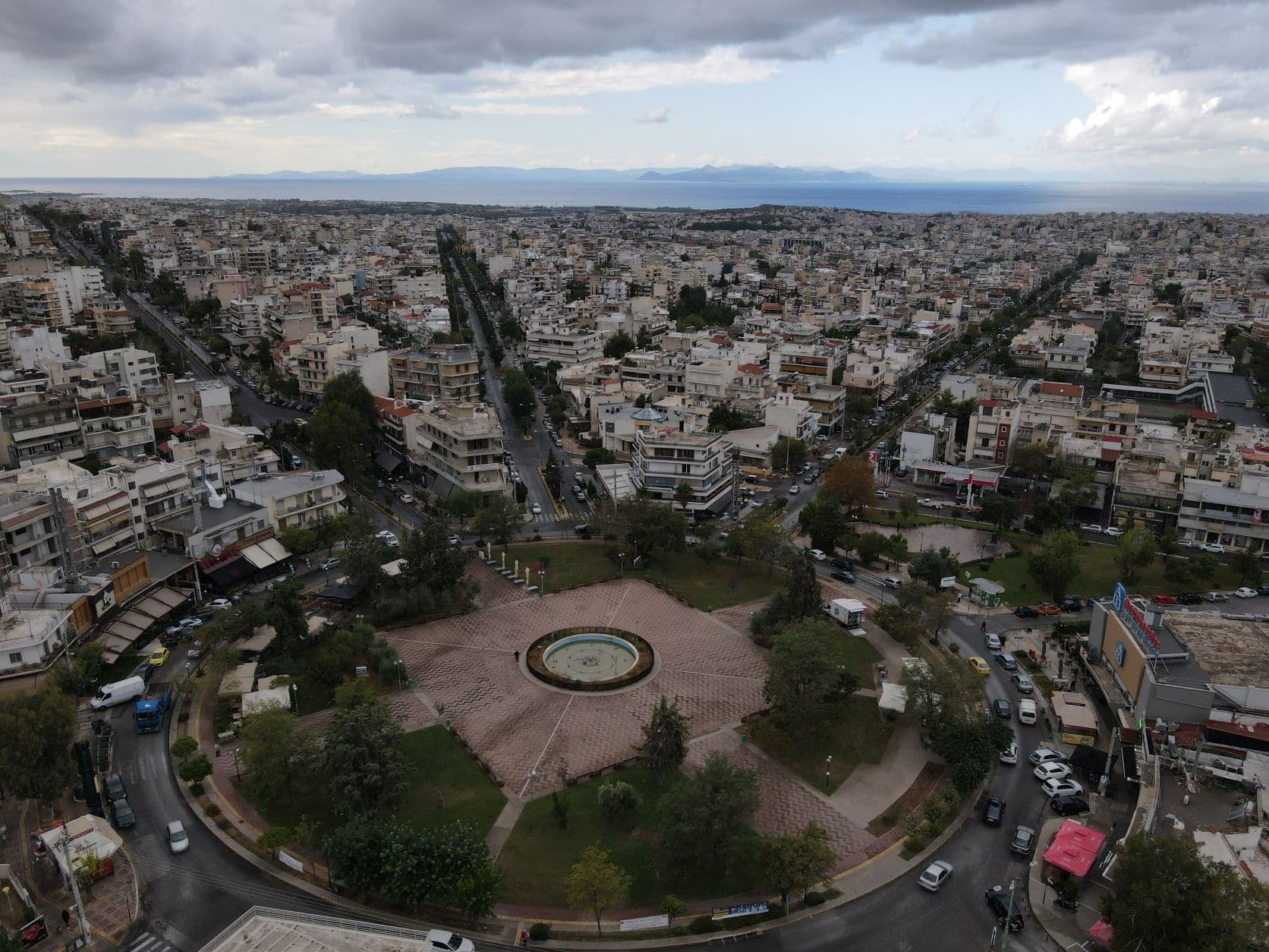 Γιατί έχει τόσες πλατείες η Ηλιούπολη – Η ιστορία της Ηλιούπολης ...